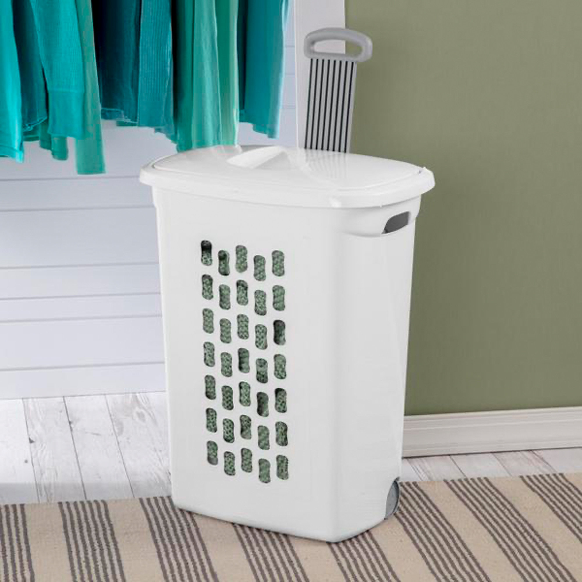 White clothes hamper with lid store